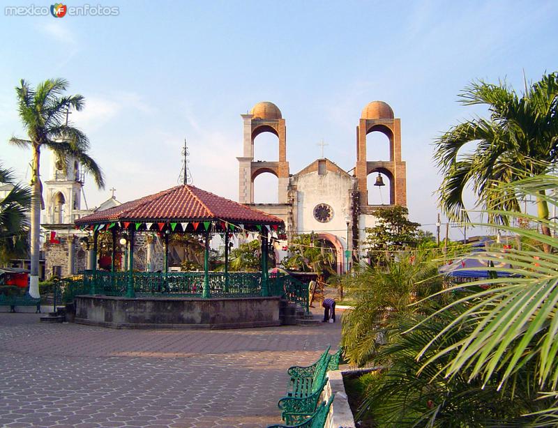 Plaza Principal y Parroquia de San Blas - San Blas, Nayarit ... Plaza Principal y Parroquia de San Blas - San Blas, Nayarit ...