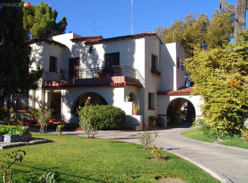 Mansión - Saltillo, Coahuila (MX12182378554857)