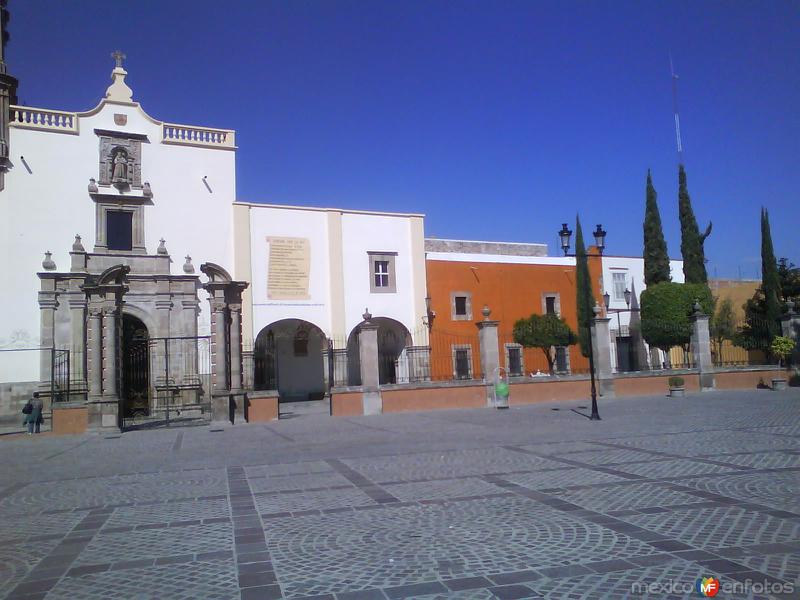 PLAZA - Comonfort, Guanajuato (MX12883729643826)